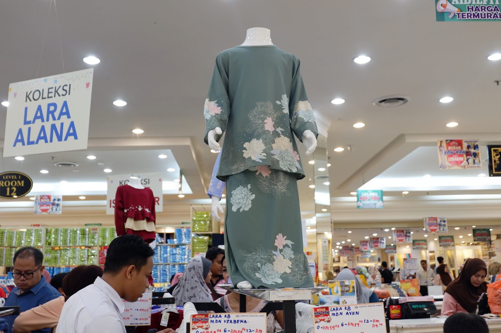 Beli Baju Raya: 7 Tempat Wajib Untuk Shopping Raya – Omar Ali